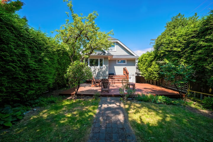 Private Suite W/ 3br | Near Ubc | Pet-friendly - Horseshoe Bay