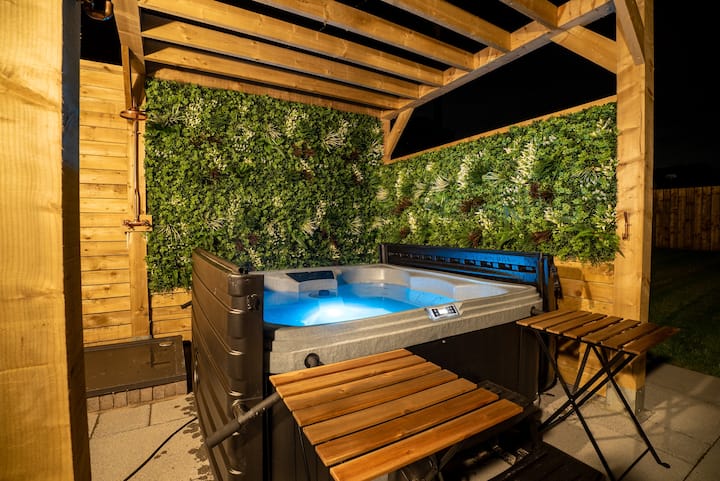 Cottage + Hot Tub (30mins From Edinburgh Airport) - ファイフ