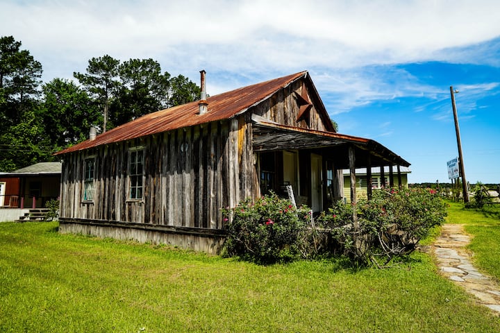 Quaint 1930's Country Cottage Retreat - Bernhardt Winery, Plantersville