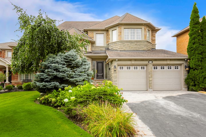 4 Bed Luxury Home - Mississauga