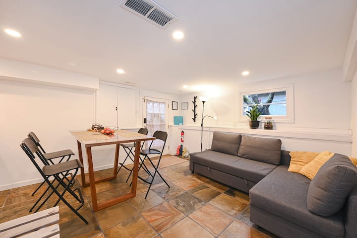 Spacious Guest Suite, Kitsilano / Arbutus - Vancouver