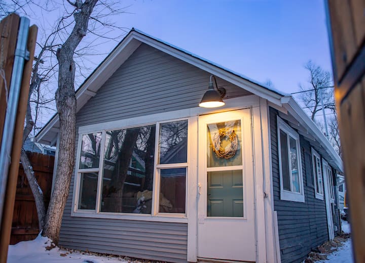 Old Colorado City Cottage-shop-dine-explore-tour - Colorado Springs, CO