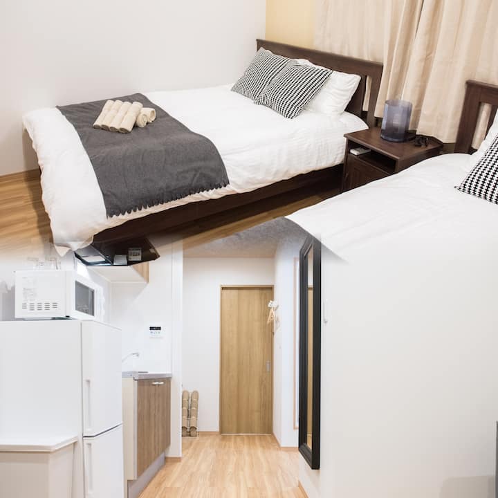 Osaka Shinimamiya Hanazonocho 2stop To Namba 4ppl - Osaka