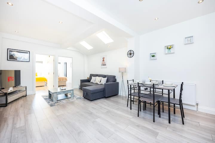 Modern 3 Bed 2 Bath Flat - Harrow