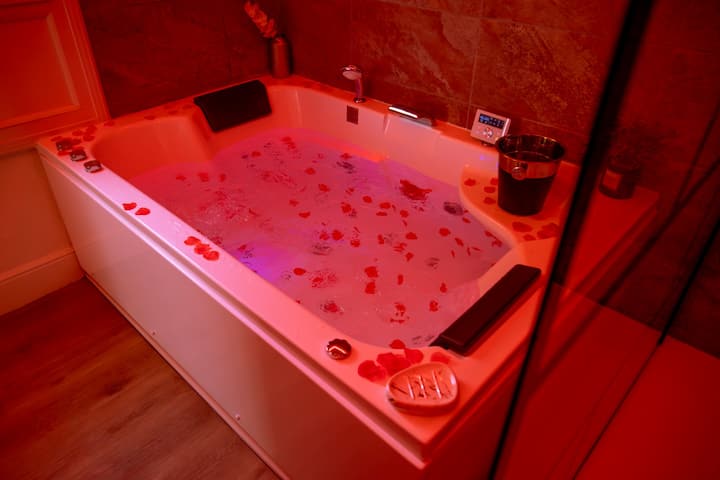 L’écrin Love Room – Jacuzzi Privé & Romantique - Albi