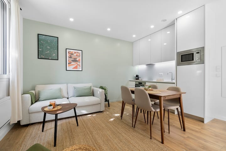 Grand Appartement Lumineux - Parking Privé - Chaville