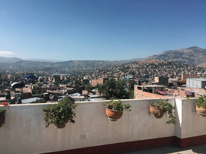 Con Vistas/ Terraza Accesible/ Cerca Del Centro - Ayacucho