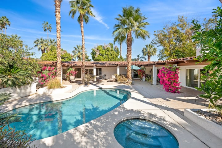 Grapevine Getaway -Large Home With Views, Pool+spa - Palm Desert, CA