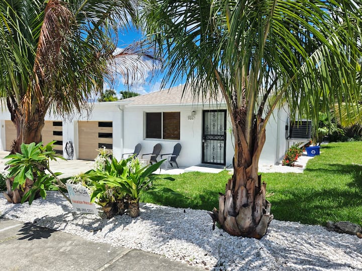 White Sands & Beach Paradise! - New Smyrna Beach, FL