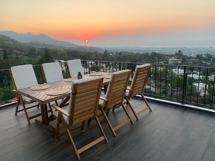 Villa Elysee Bella Mont - Stunning Bellapais View - Cyprus