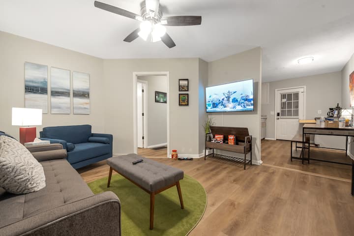 1/2 Mile To Marietta Square Nightlife & Shopping! - Marietta, GA