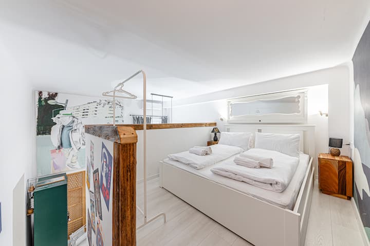 Charming Suite – Unique 2br Gem | Akácfa St. - Budapest