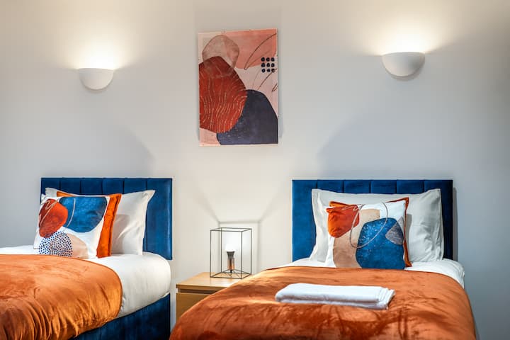 Newmarket House~5 Bedroom~5 En-suite~free Parking - 紐馬克特