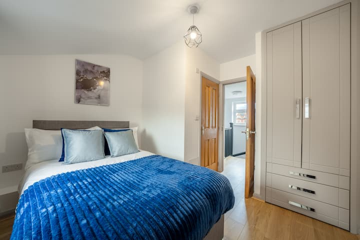 Newmarket House-5 Bedroom-5 En-suite-free Parking - Suffolk