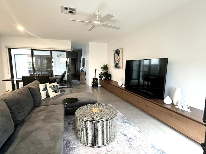 Private Queen Bed With Seperate Bath & Tv Room - Sunshine Coast Queensland, Australia
