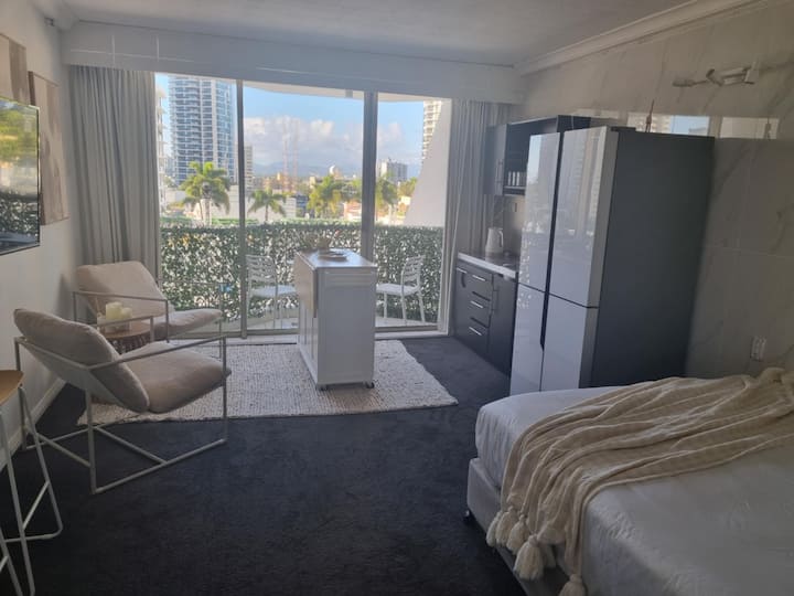 Location Location - Surfers Paradise