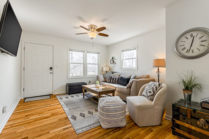 Liberty 3bedroom- King Bed, Near Stadium &Eateries - Kansas City, MO