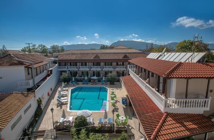 Anadiomeni Pool&beach Apartments By  "Elite" - Kalamaki