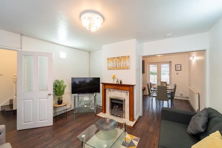 Stylish 4-bed Bristol House With Free Parking - Bristol