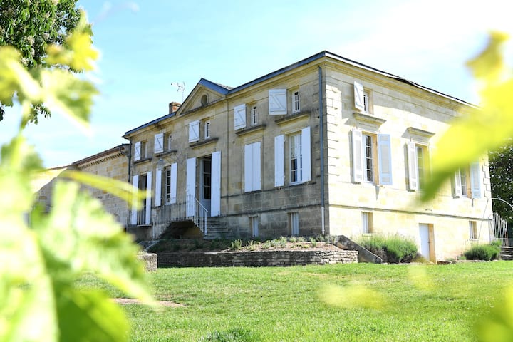 Domaine Viticole Au Bord De Rivière, Saint-emilion - Libourne