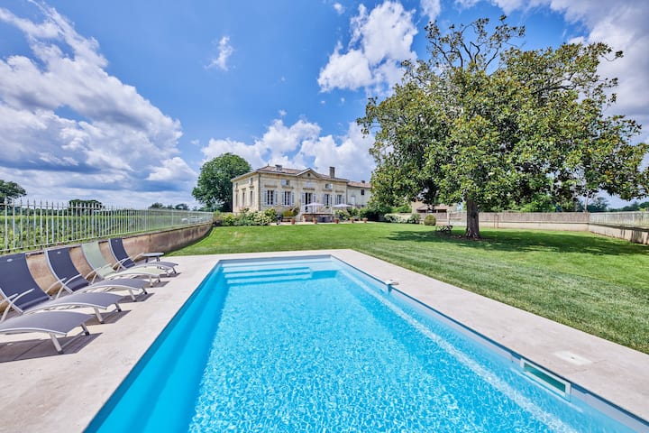 Propriété Viticole Avec Piscine Près De St-emilion - Libourne