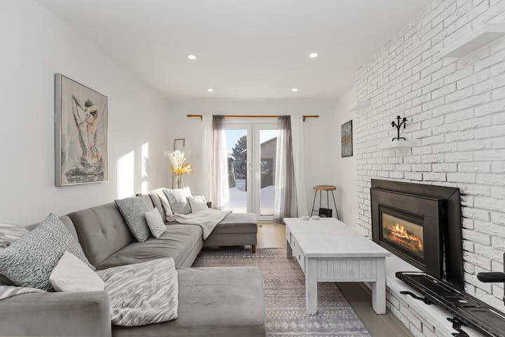 3 Br Getaway W/ Heated Pool 40 Min To Toronto - Oshawa