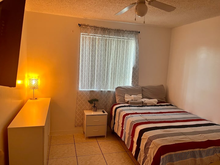 Cozy Room In Homestead, Fl - Homestead, FL