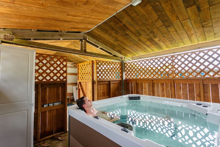 Cottage With Sun Deck | Private Deck | Hot Tub - Grayland Beach State Park, Grayland