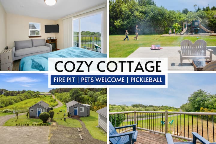 Cozy Cottage | King Bed + Hot Tub, Sundeck, Beach - Grayland Beach State Park, Grayland