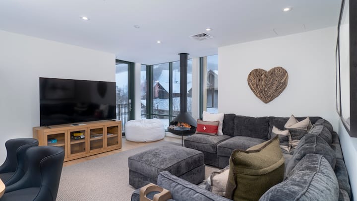 Family-friendly 2br+bonus Room | Walk To Slopes - Stowe, VT