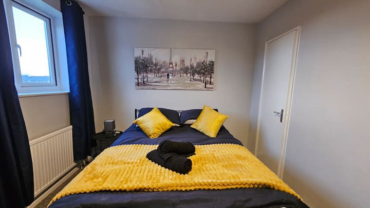 4 Bedroom, 2 Bathroom House - Gloucester