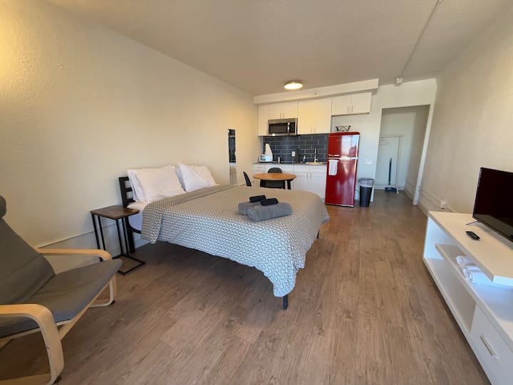 [42] Atx Studio: 1 Queen, Access To Gym & Laundry - Austin, TX
