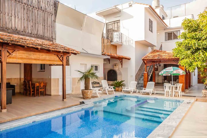 Villa Vella With Pool In Havana - La Habana