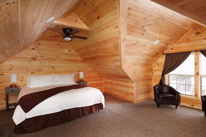 Cedar Select – Cozy Cabin Townhouse - Littleton, NH