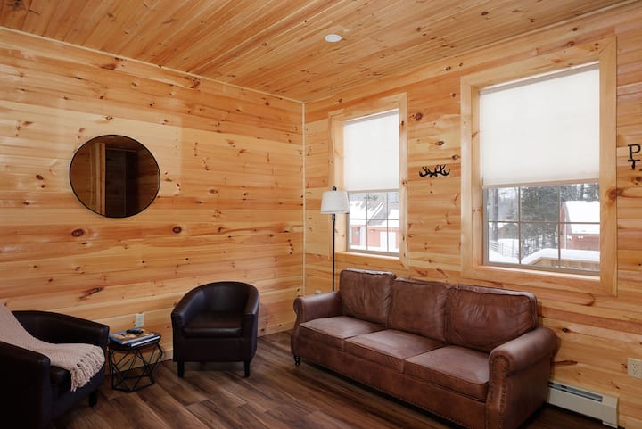 Cedar Select – Cozy Cabin Townhouse - Littleton, NH