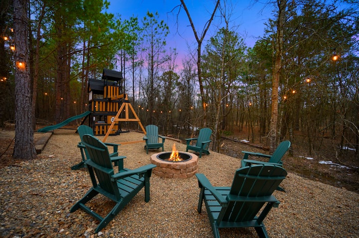 Secluded Family Getaway: Games And More - Broken Bow, OK