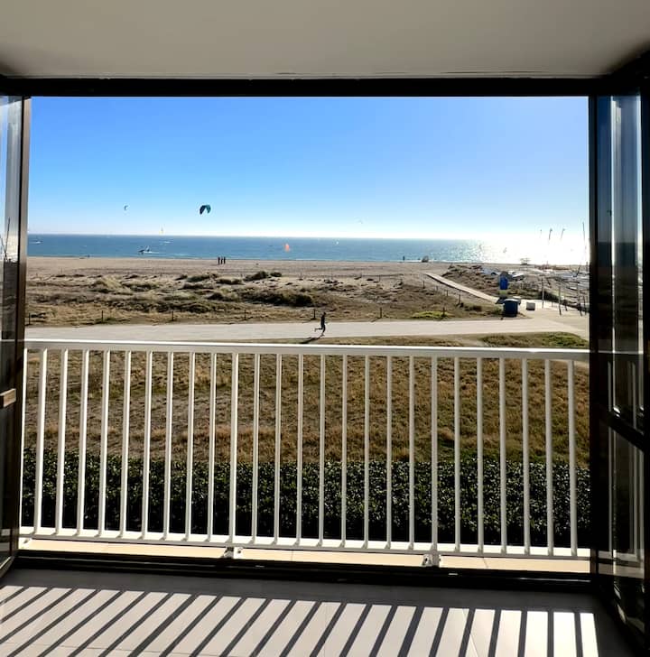 Apartamento En La Playa/front Beach - Casteldefels