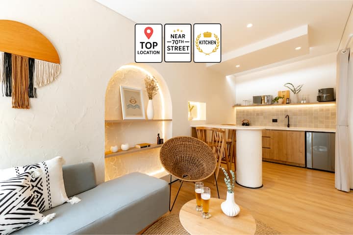 Luxury Boho Apartment - A/c - Kitchen- Fast Wi-fi - Medellín, Colombia