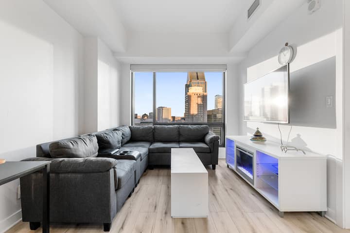 Condo De Luxe-tour Des Canadiens- 1br -Great View! - Montreal