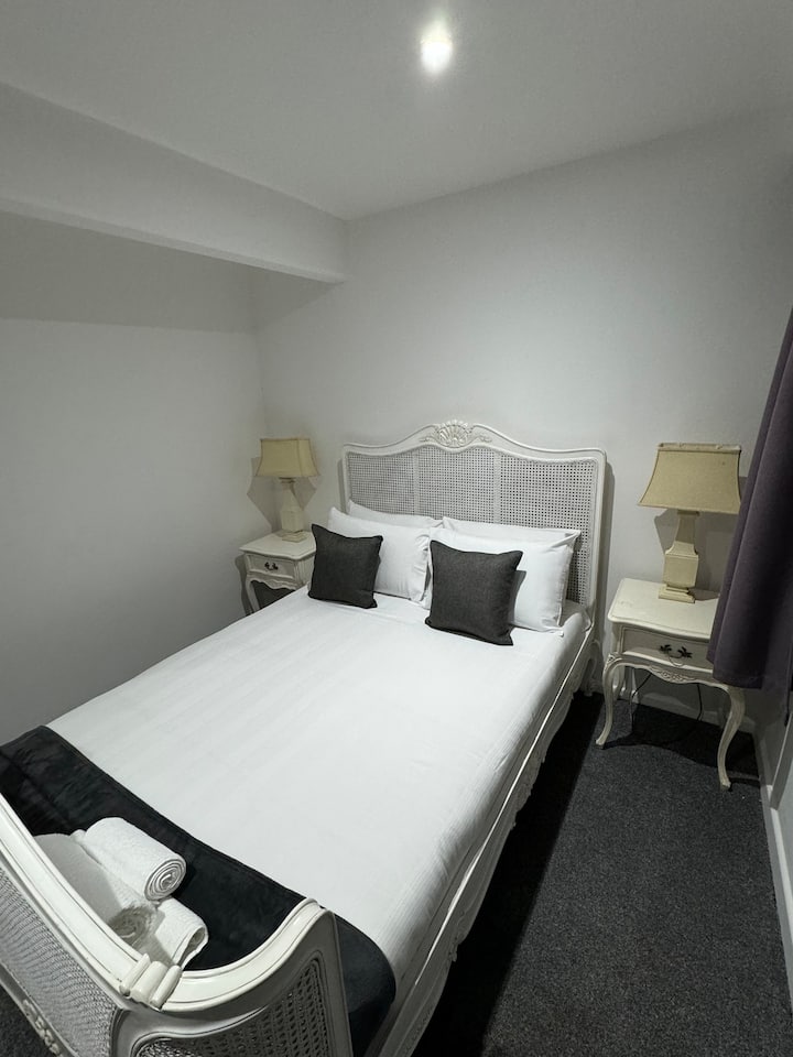 Comfy Double Room En-suite - 보리유