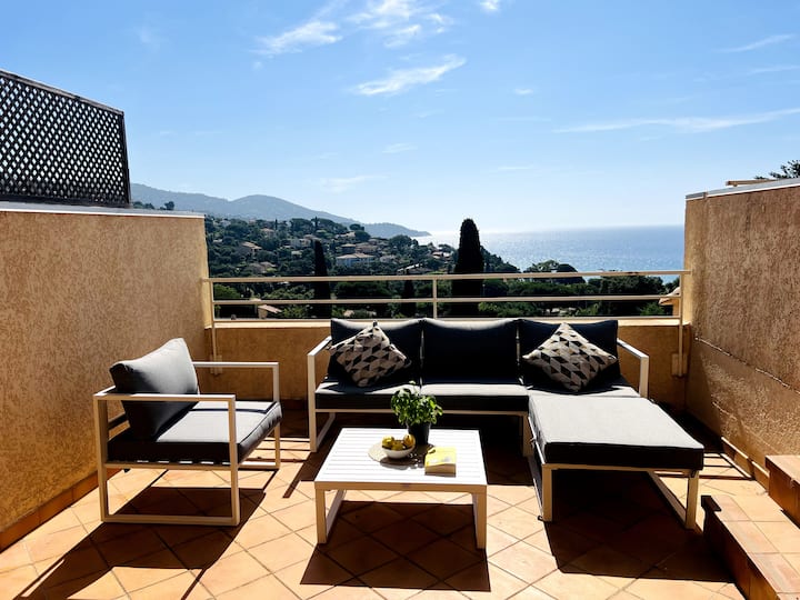 "Le Soleil Bleu" - Calme, Terrasse Et Vue Mer - Le Lavandou