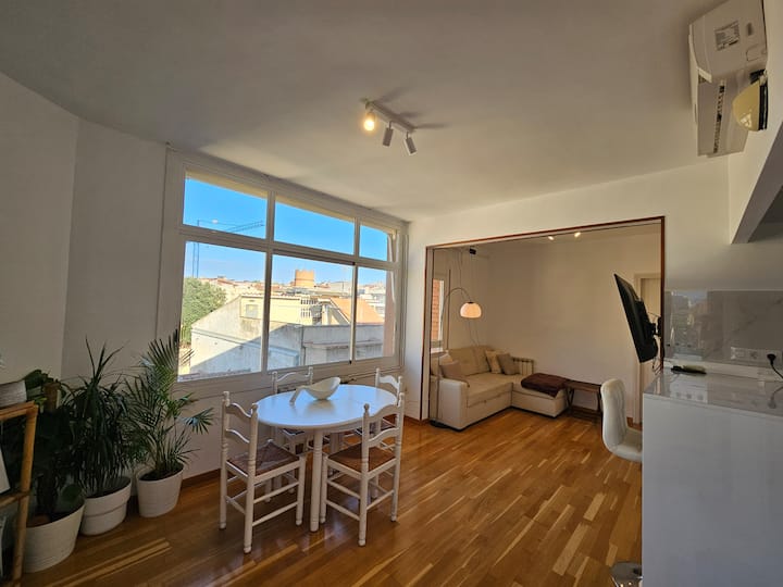 Charming & Bright Apt In Bcn Suburbs 1-4 Persons - Sabadell