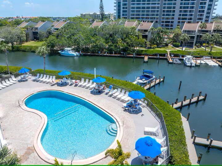 Stunning 2br Lagoon-view Steps To Siesta Key Beach - Sarasota Beach, Siesta Key