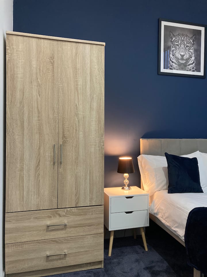 Central Doncaster 1bed 1bath Pent-apartment - ドンカスター