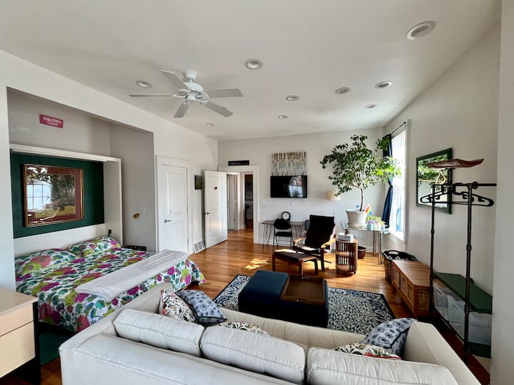 Boutique Apartment Downtown - Saratoga Springs, NY