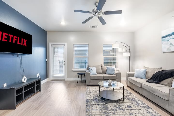 Modern 2br – Epic Waters, At&t, Gym & Shopping - Grand Prairie, TX