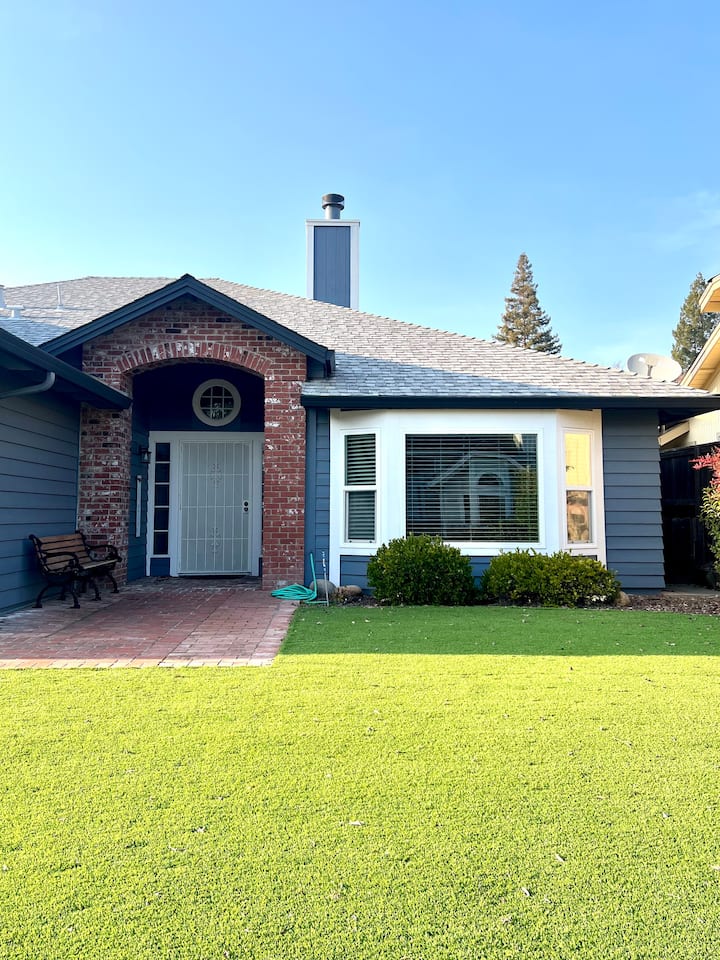 Minimalistic And Peaceful - House In Rocklin - Rocklin, CA