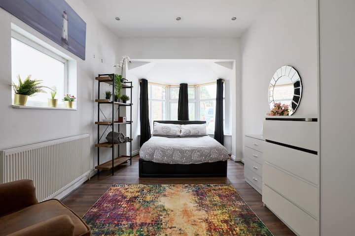 3-min Walk To Woodford Tube St, Cosy Guest House - Chingford