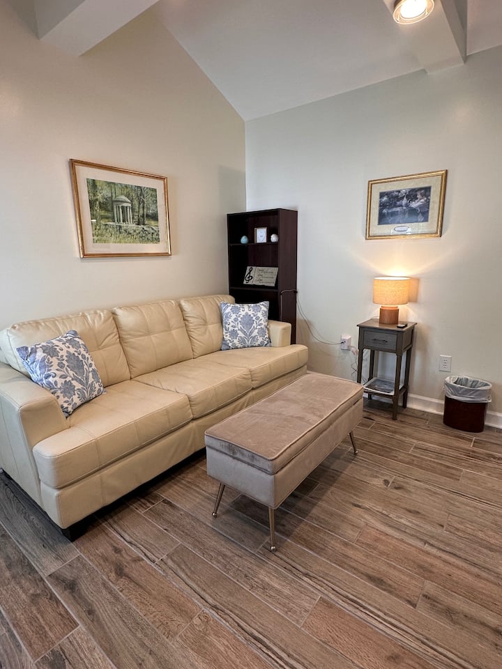 The Lake Cottage - Wilmington, NC
