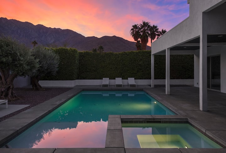 “I'm An Instant Star, Just Add Water.”
David Bowie - Palm Springs, CA